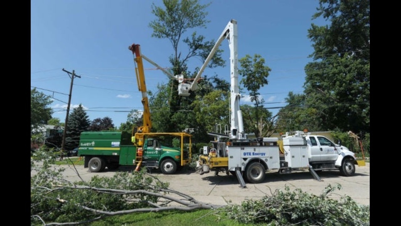 Dte Energy Crews Working Hard To Restore Power