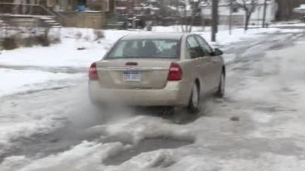 Detroit street iced over for week, residents frustrated