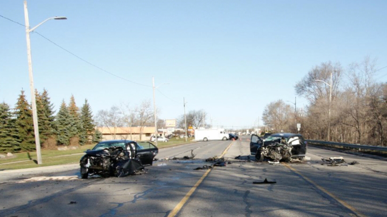 M-59 reopens both directions at Pontiac Lake Road after crash